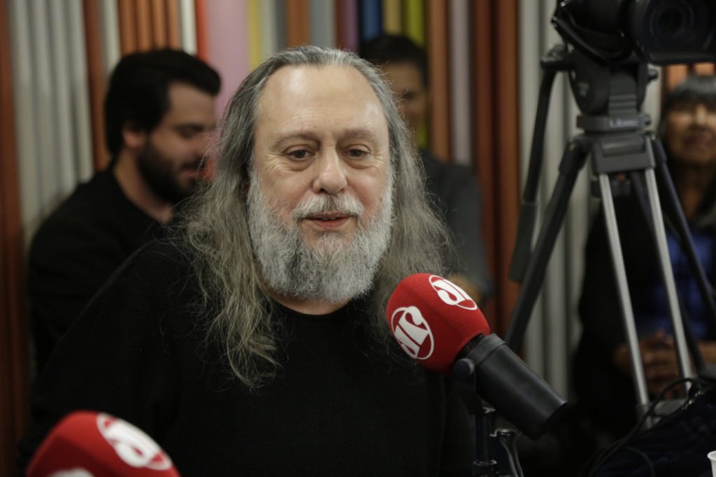 "Deus não existe", diz Caio Fábio em entrevista na Jovem Pan | Folha Gospel